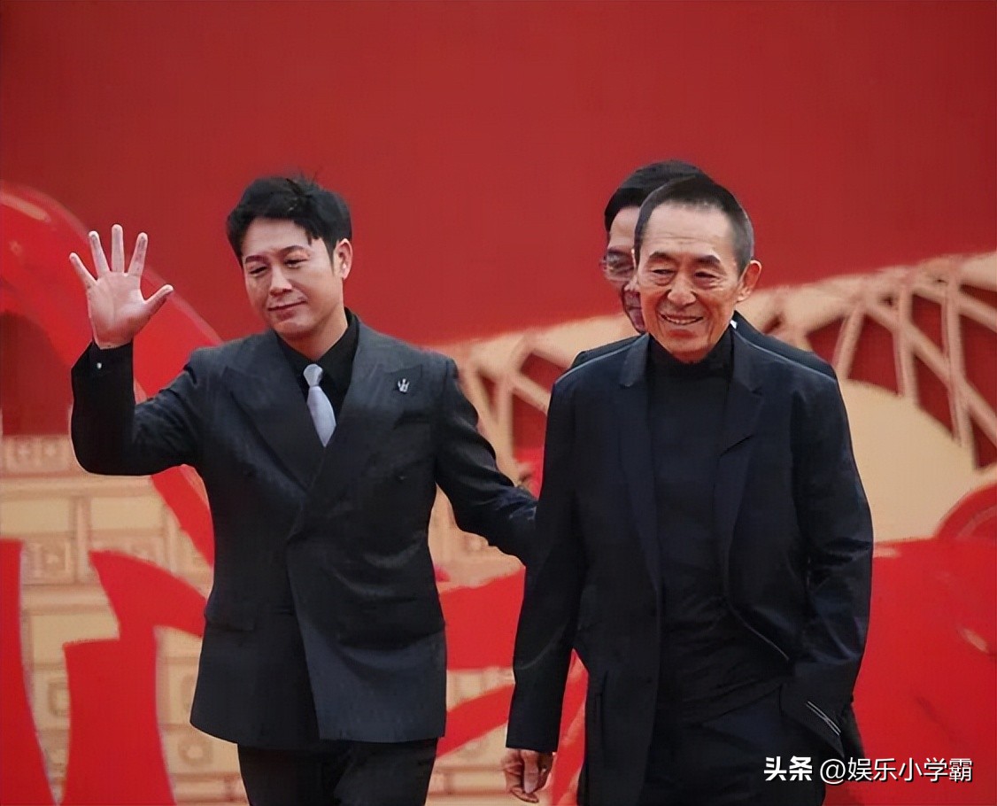 With the approval of two directors, Chen Kaige and Zhang Yimou, with ...