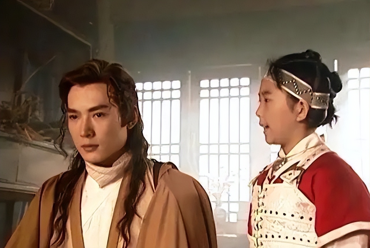 Disdain to be Li Xunhuan's apprentice, fooling around with mother's best friend, Long Xiaoyun's ...