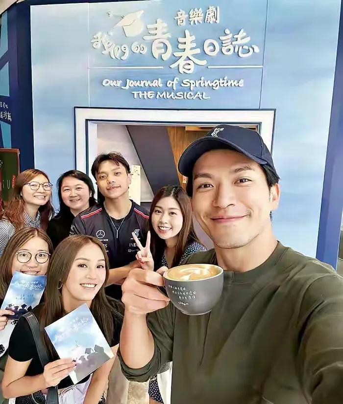 Xu Jiajie and Li Zhiqing were revealed to be secretly dating - both ...