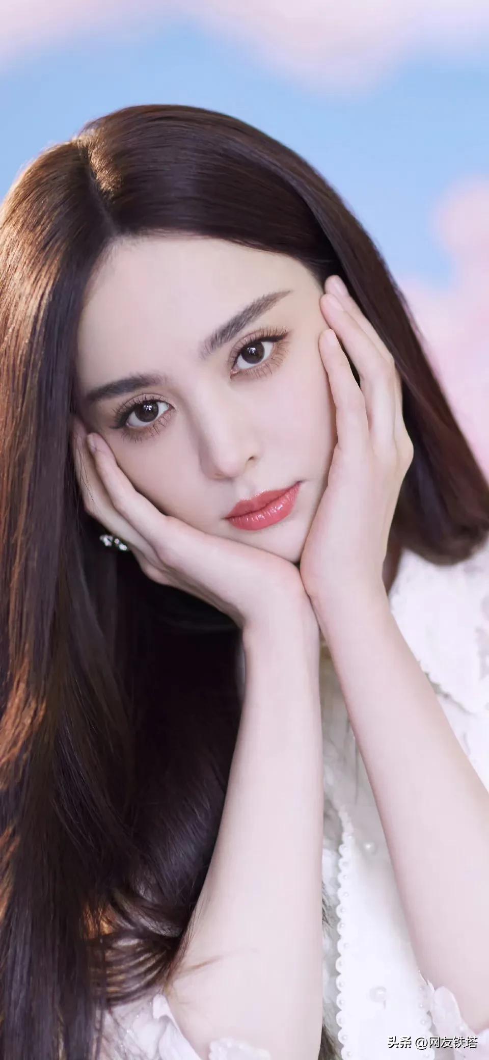 Guli Nazha wallpaper: Life is as gorgeous as summer flowers. - iNEWS