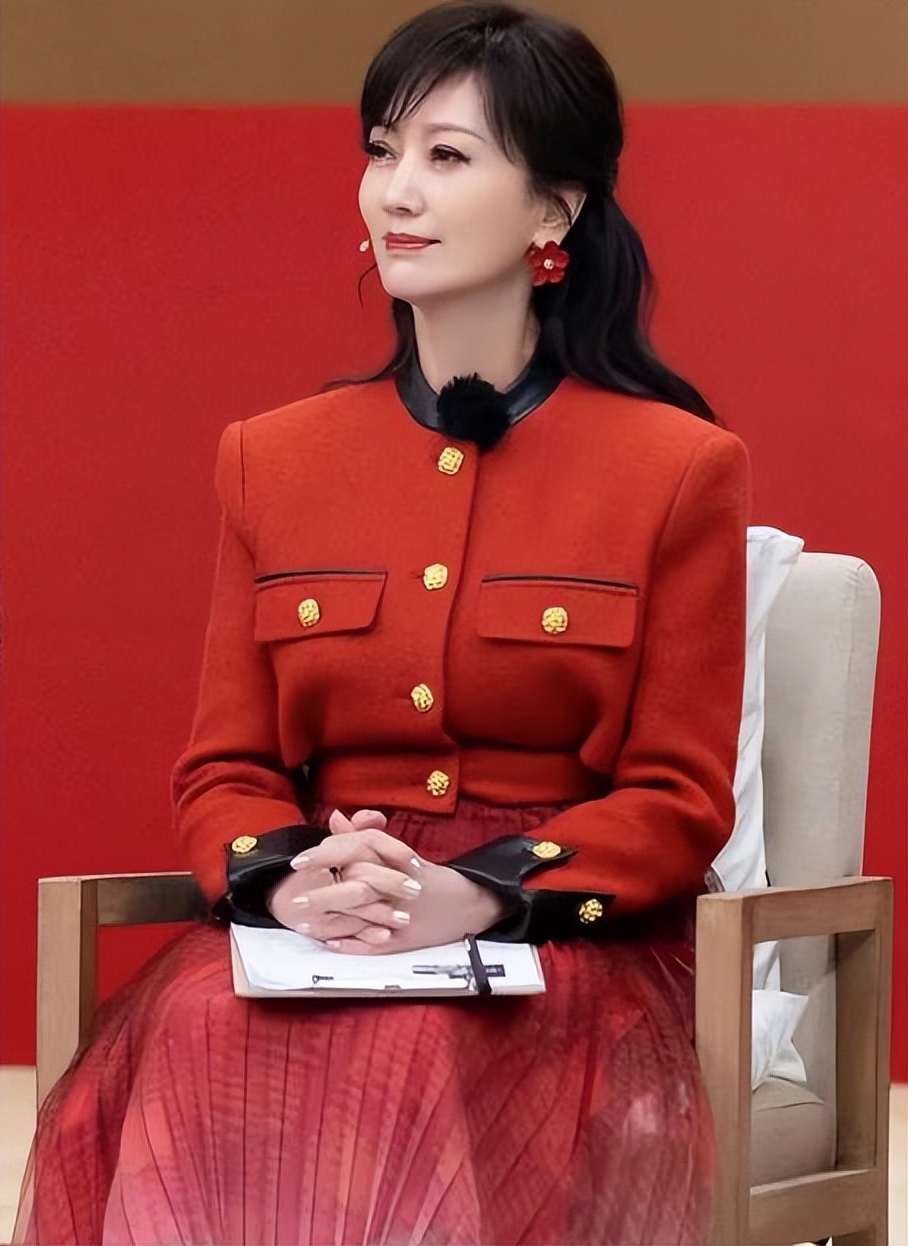 A recent photo of 69-year-old Zhao Yazhi was exposed. Why is her face ...