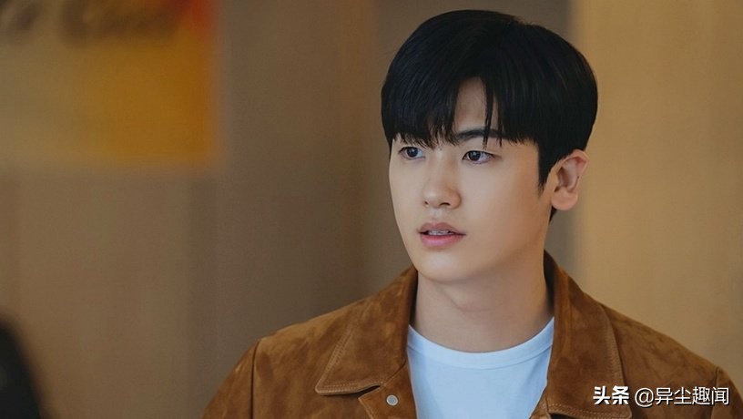 After Han Xing was discharged from the army, his appearance changed ...