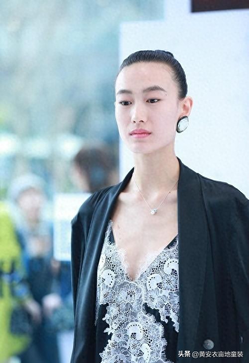 The boss of Huayi "instantly became famous", gave up a net worth of 4 ...