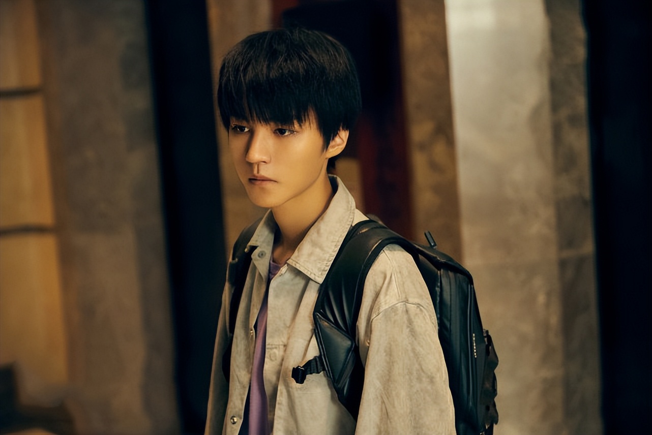 "Returning Miles" broke 400 million at the box office, Wang Junkai was ...