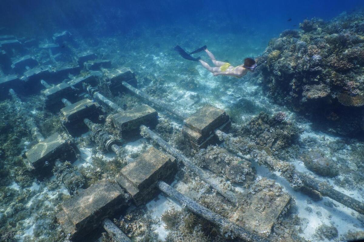 Submarine missing underwater, 5 passengers almost all wealthy, imploded ...