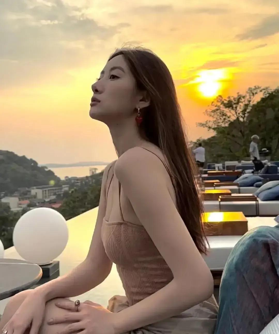 Beautiful and generous Wu You - iMedia