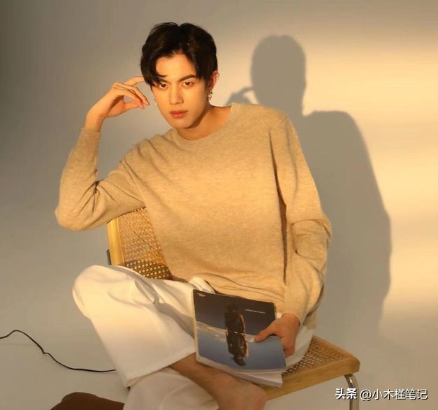 Wang Sicong met Wang Sicong in the bathroom, accompanied by many beauties, and the Internet ...