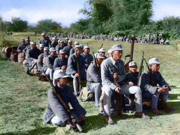 How did the "big regiment" with more than 3,000 troops increase its ...