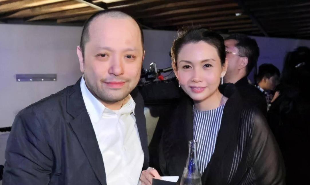 Sexy goddess Qiu Shuzhen, who has been in love with Wang Jing for 10 ...