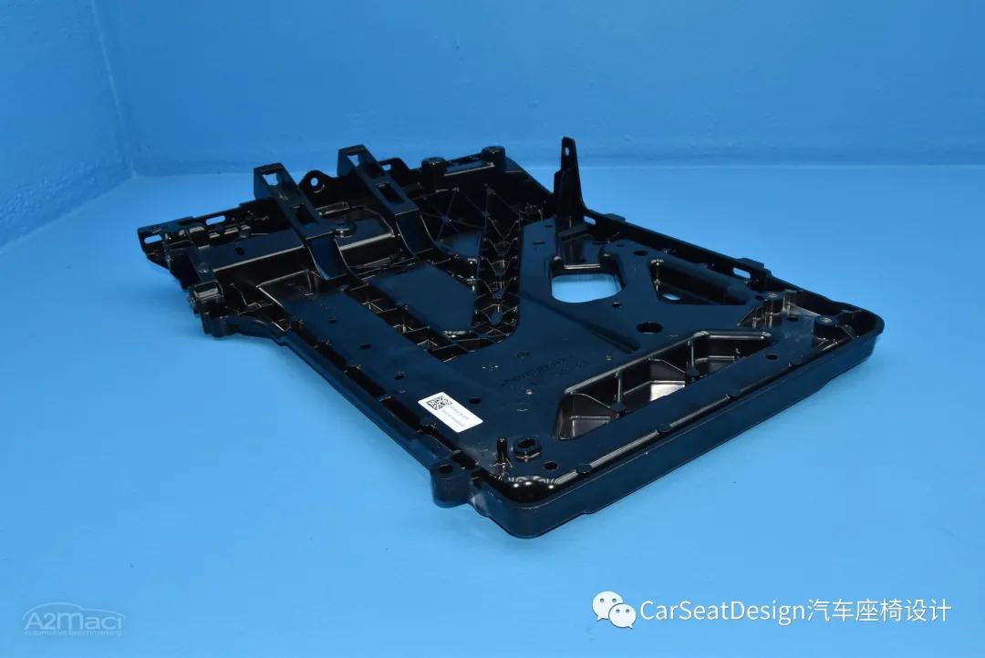 Tesla's one-piece die-casting process is also applied to the rear seat ...