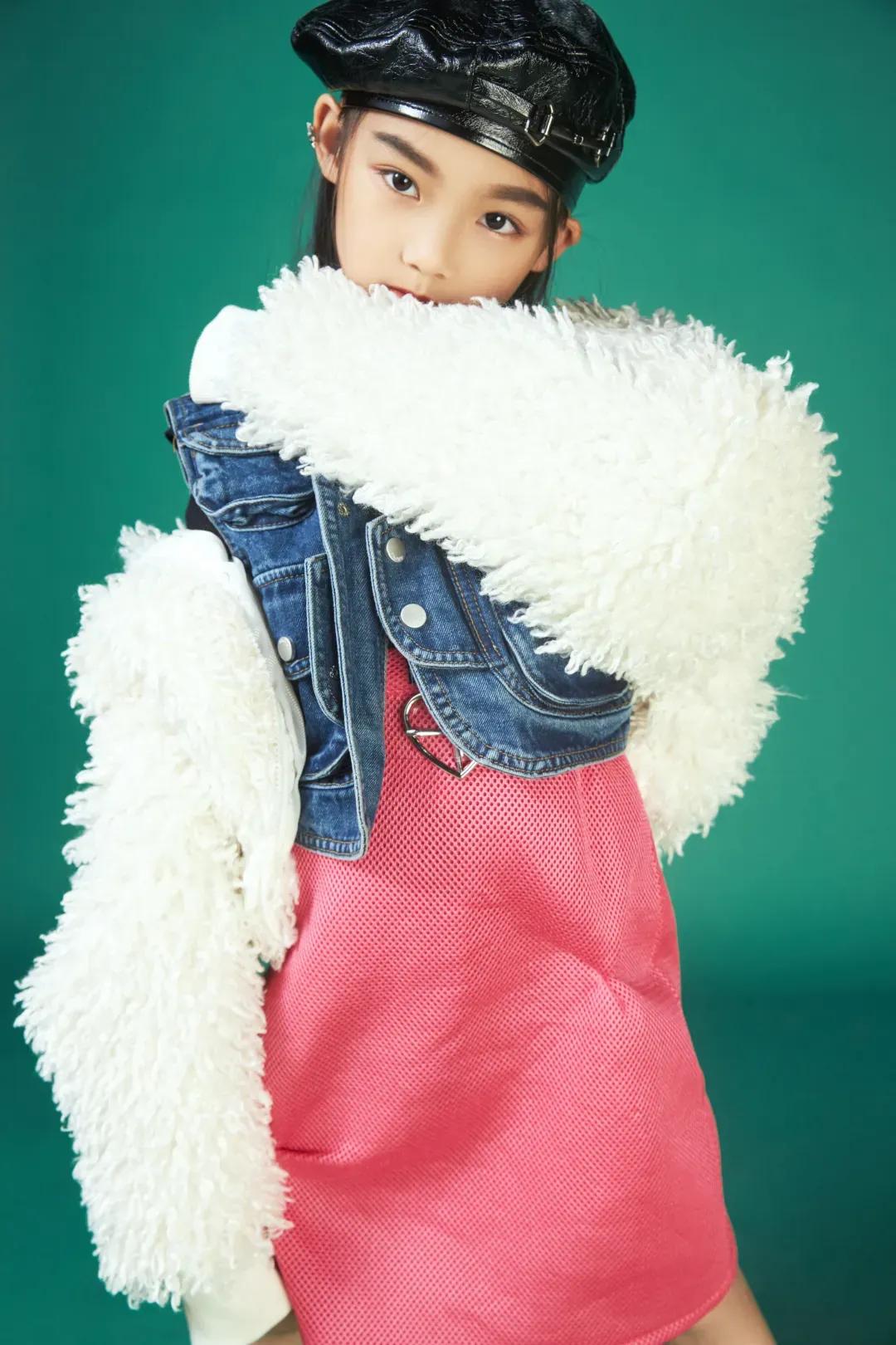 2022 Elite Child Model Super League special host Qian Miaoying - iNEWS