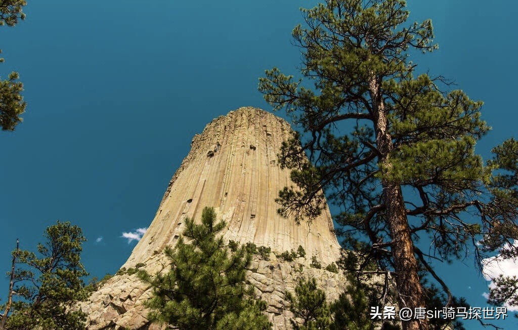 A stone less than 300 meters high attracts countless people to climb ...
