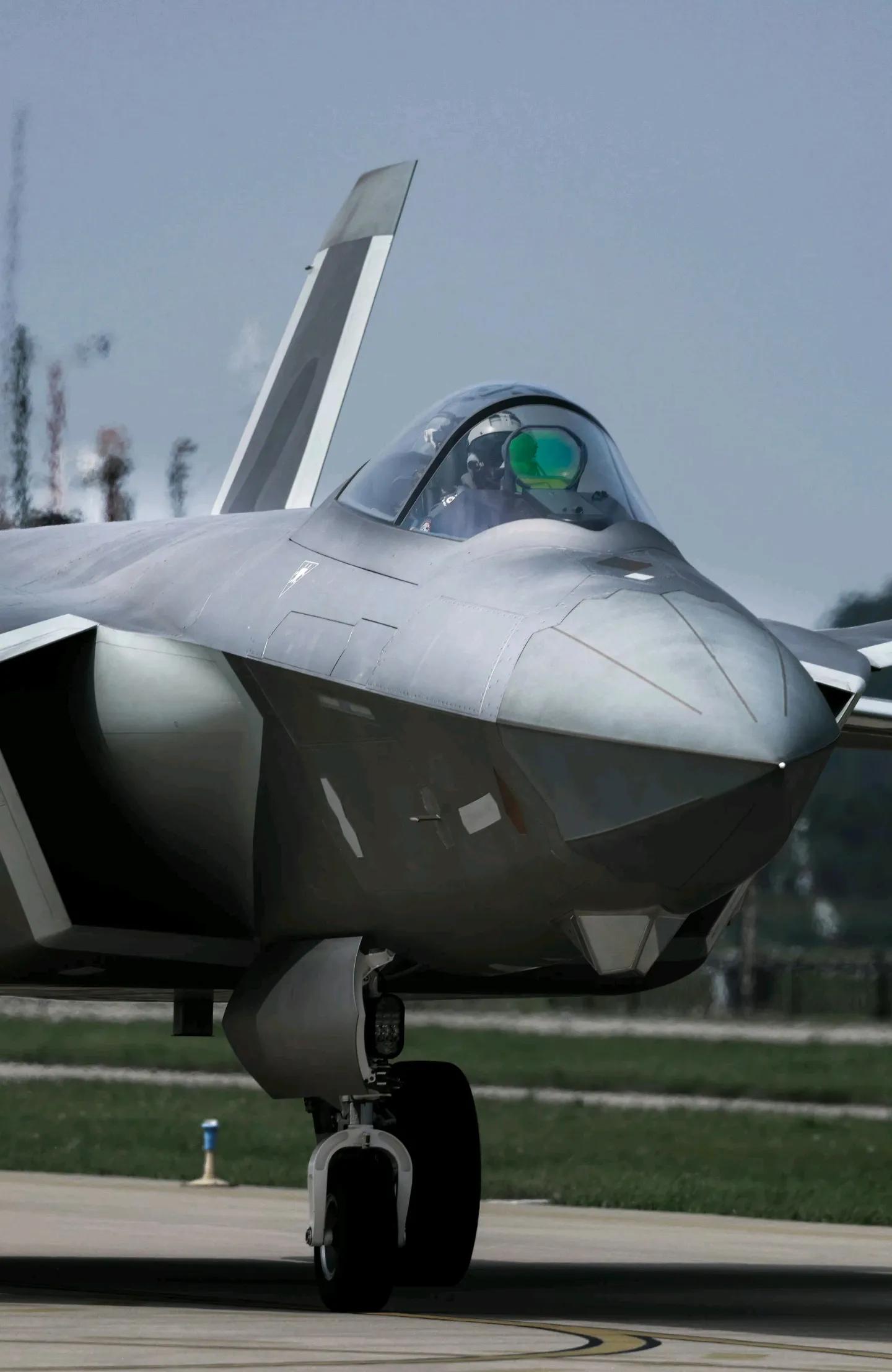 China has been surrounded by stealth aircraft! Breaking through this ...