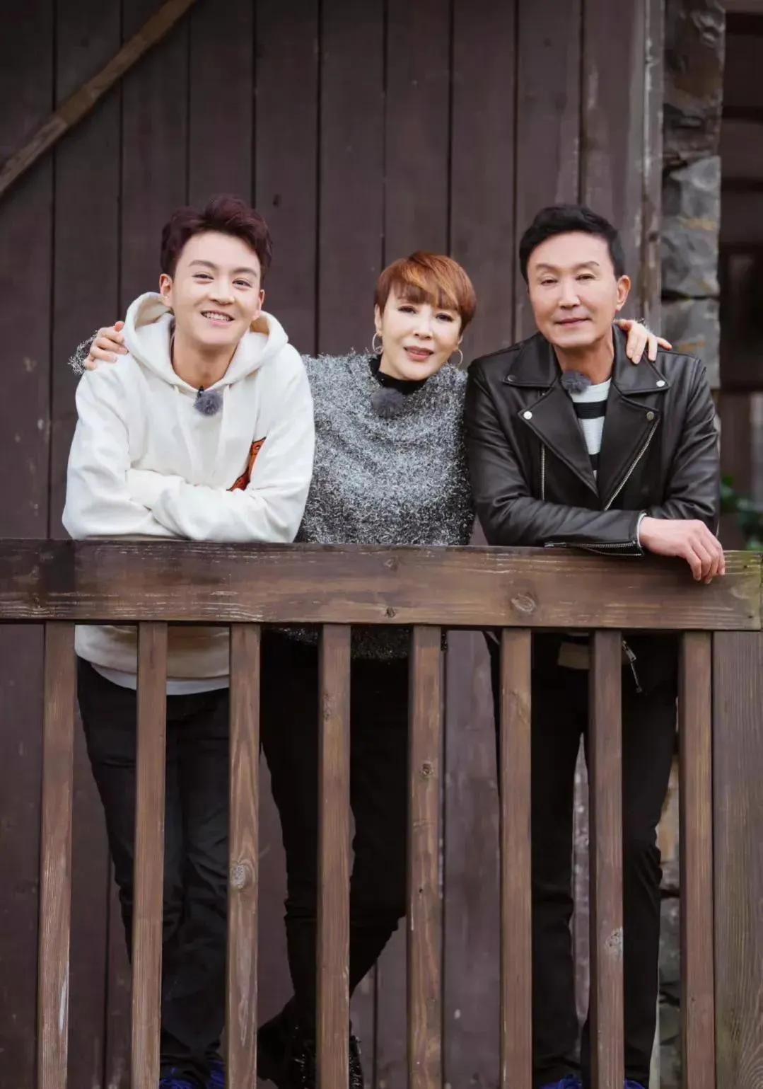 The three people in "The Knockout" are actually a family: Gao Xiaochen ...