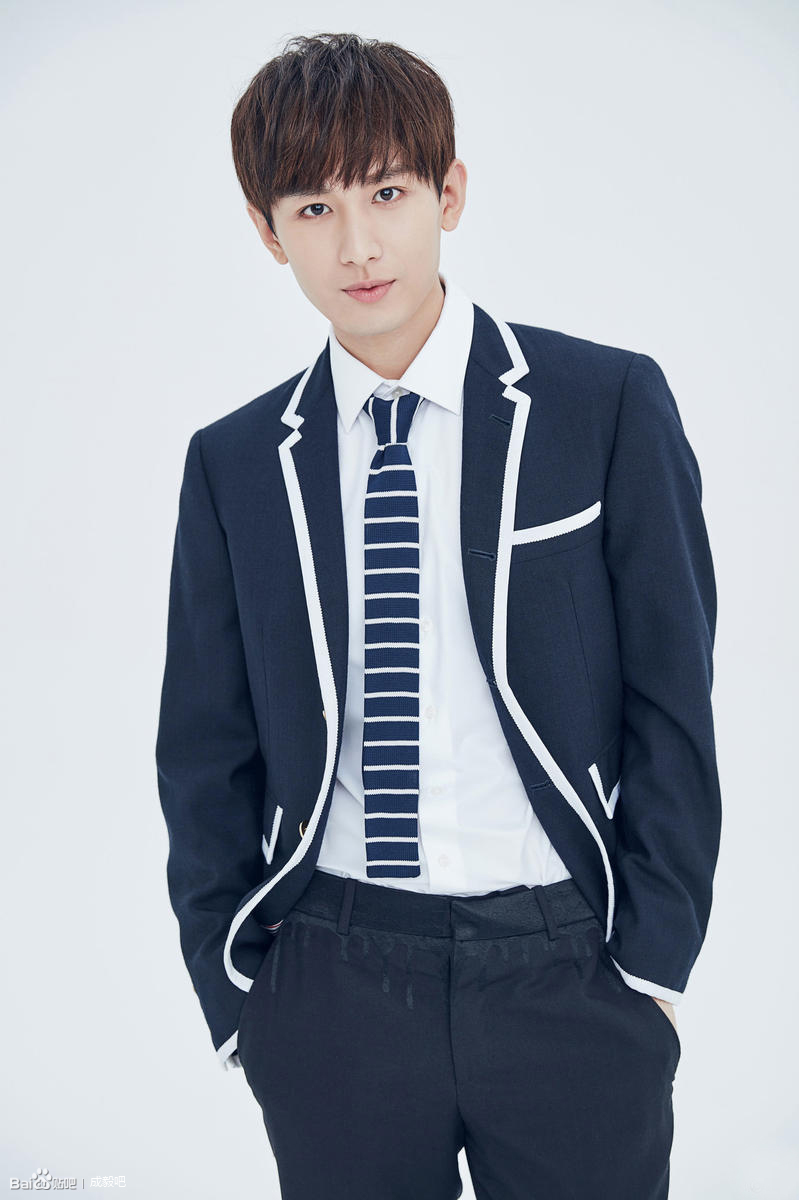 Cheng Yi's transformation from a young and sunny boy to a muscular man ...