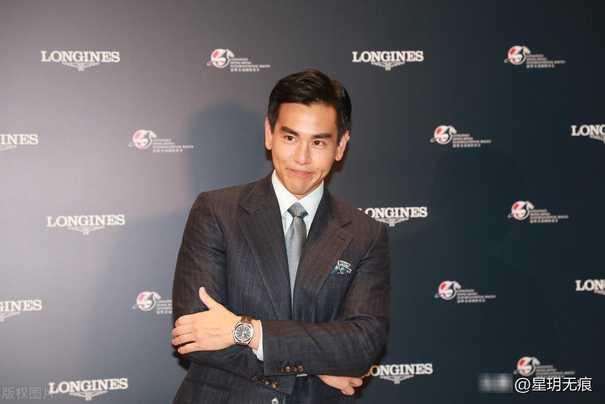 Peng Yuyan attended the Longines brand event, the old man is as ...