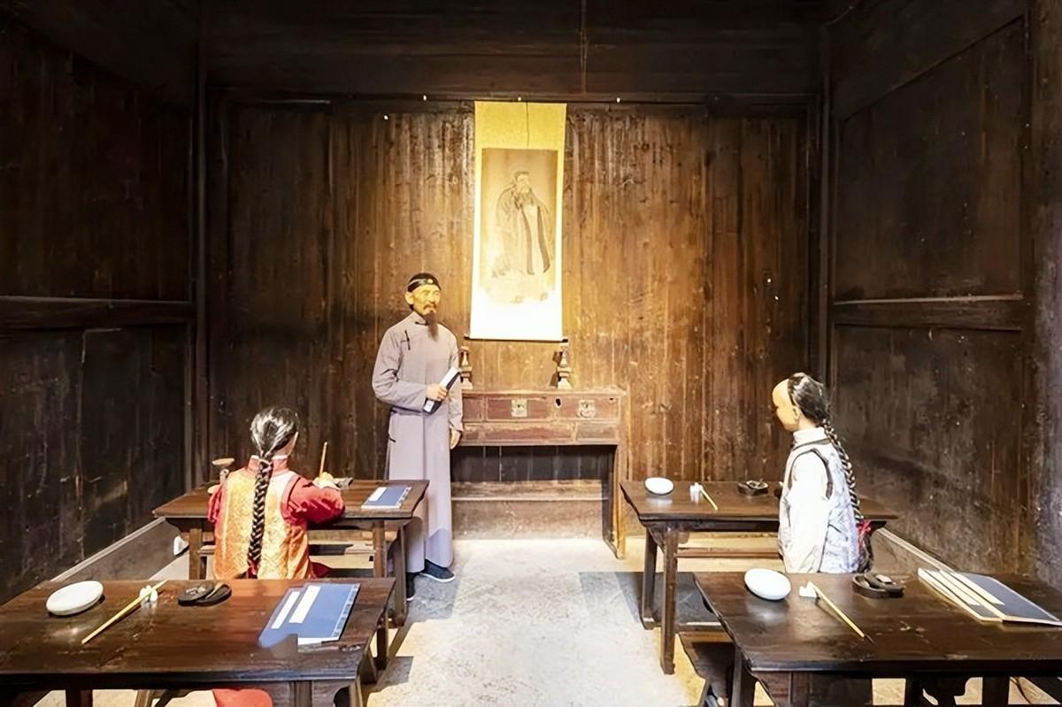 Sun Dianying was a bandit digging the Qing Mausoleum, which made people ...