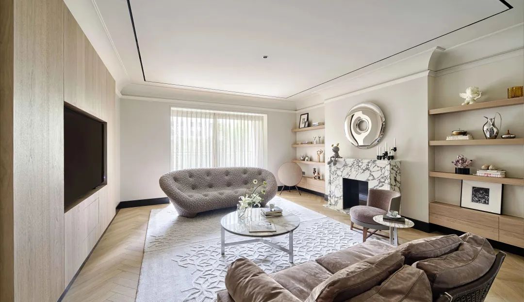 The 300㎡ English-style flat-floor design is stylish and stable without ...