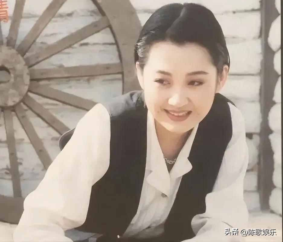 Xu Qing: The brilliance and loneliness of the years - iNEWS