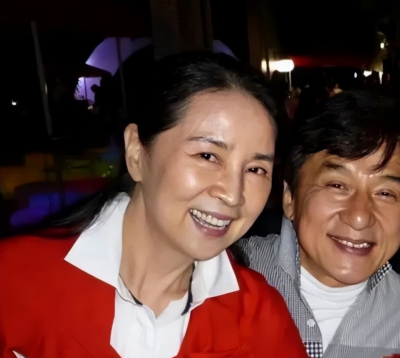 Jackie Chan's wife Lin Fengjiao: When she was young, she was as ...