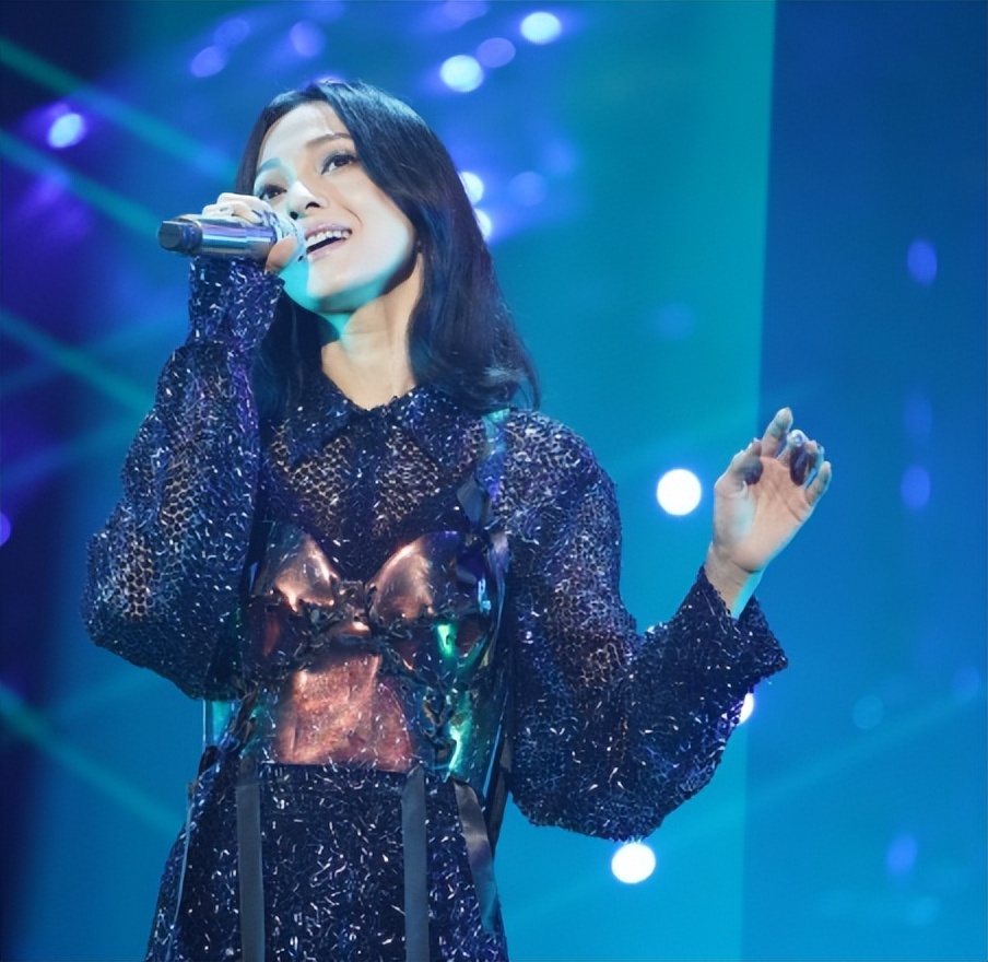 Angela Chang was criticized for wearing suspenders and stockings, and ...