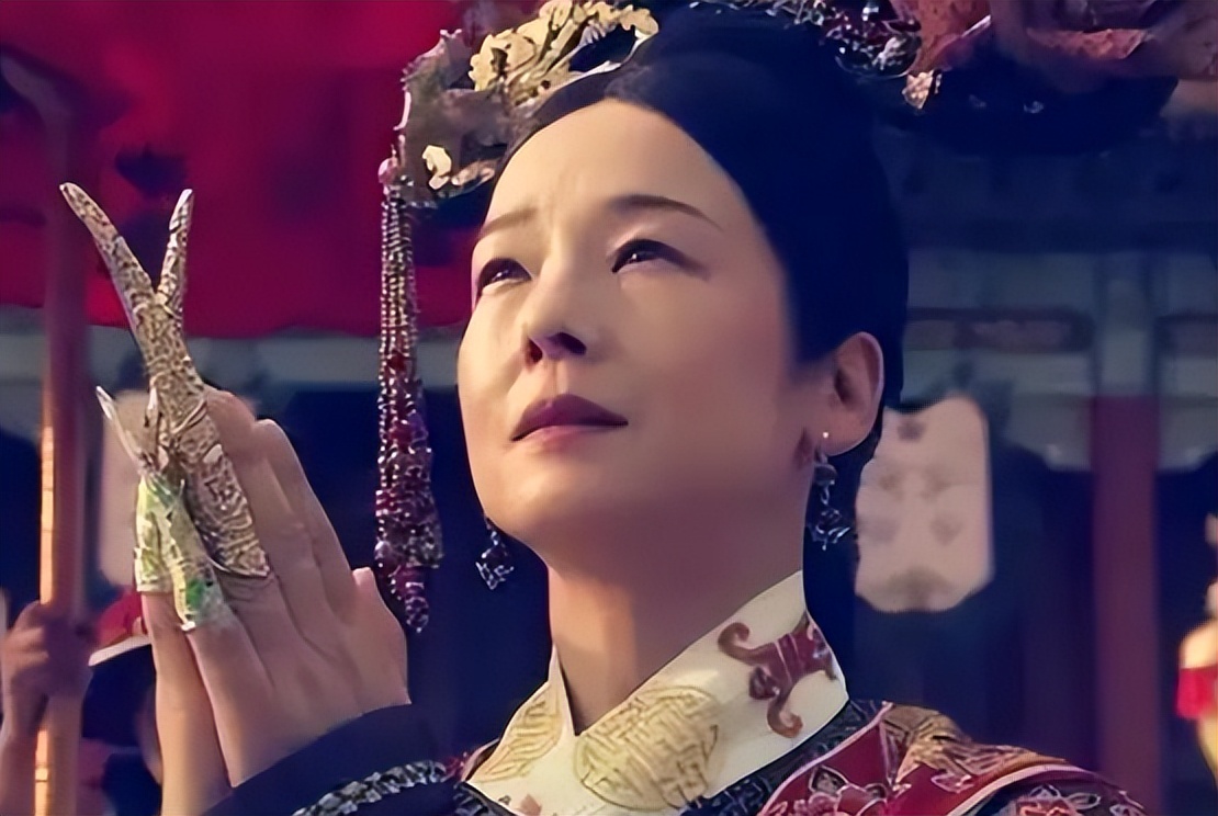 Why did concubines in the Qing Dynasty wear long nail sets? - iNEWS