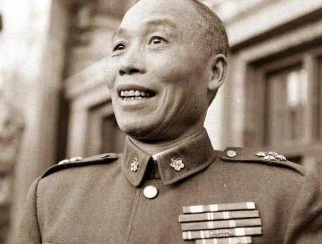 In 1965, Li Zongren boarded the plane and returned to China. Chiang Kai ...