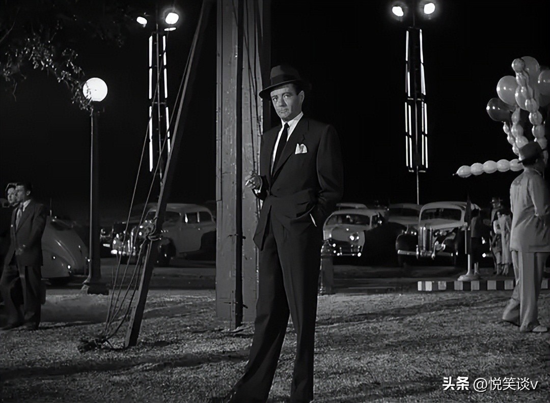 The suspense setting and charming mirror language in the film noir ...