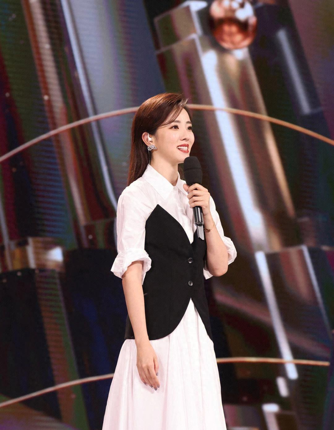 37-year-old Li Sisi has resigned from CCTV! The 13-year journey of CCTV ...