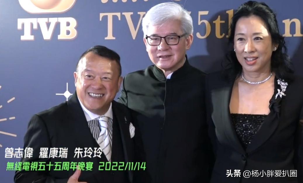 Zhu Lingling shows up with her rich husband!Wearing a pigeon egg brooch ...