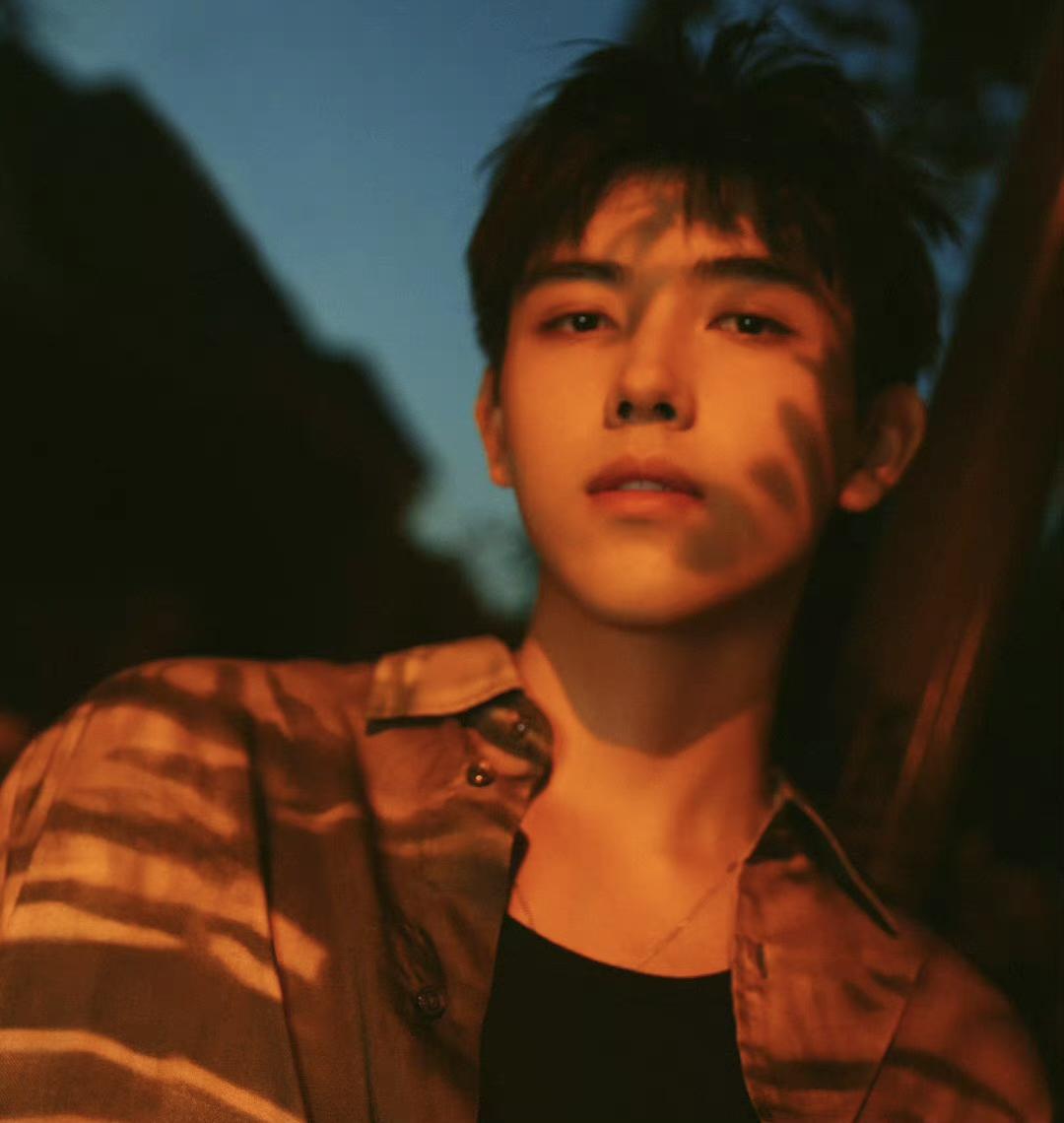 Yang Yang Luhan, Song Zuer Yang Mi, Jing Boran, Chen Feiyu, Zhai Zilu ...