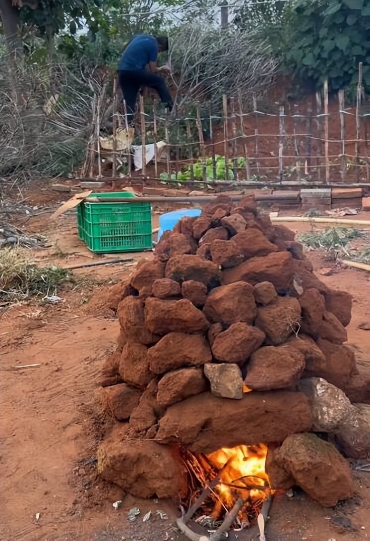 Tears!On the first day when Quan Hongchan left home, her brother posted ...