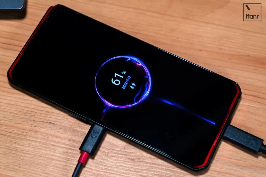 Mobile phone charging, what is the correct posture for mobile phone ...