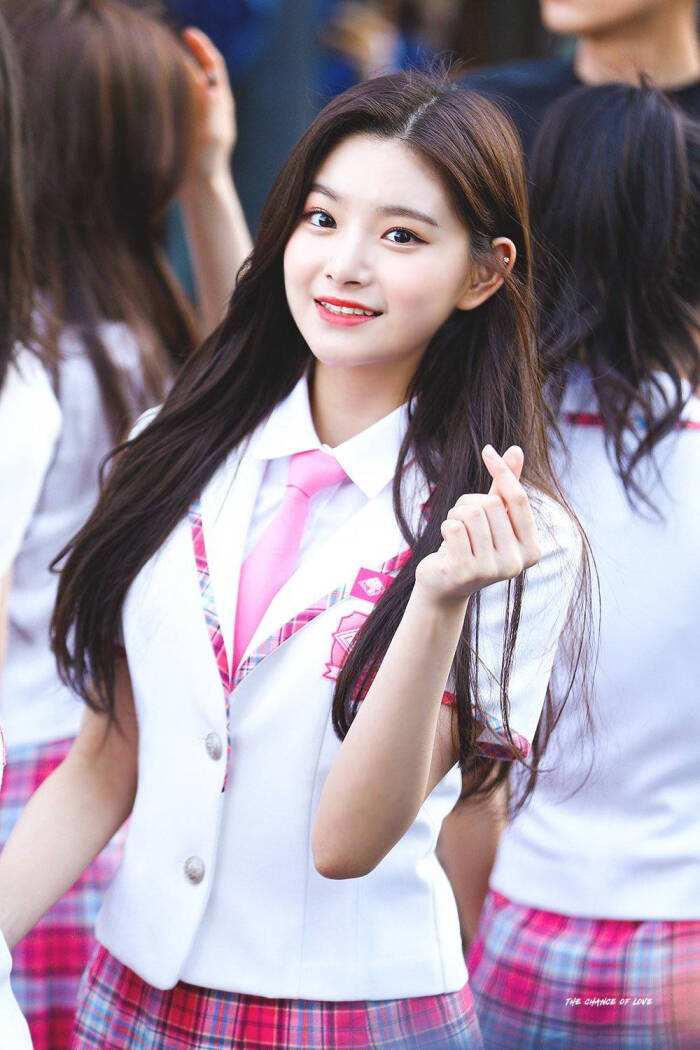 Facing South Korea's kneeling worship, among these 10 stars, these ...