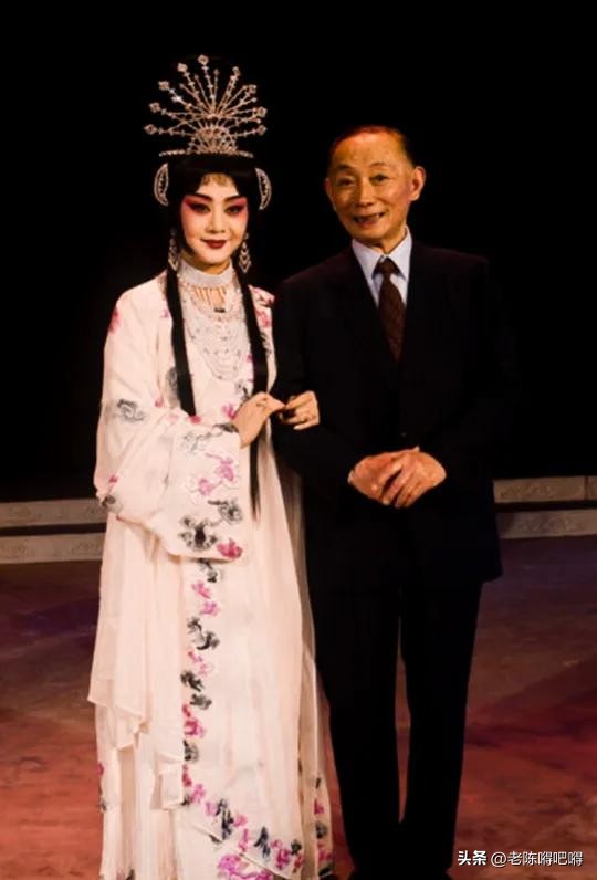 Li Yugang participated in the wedding and sang about the drunken ...