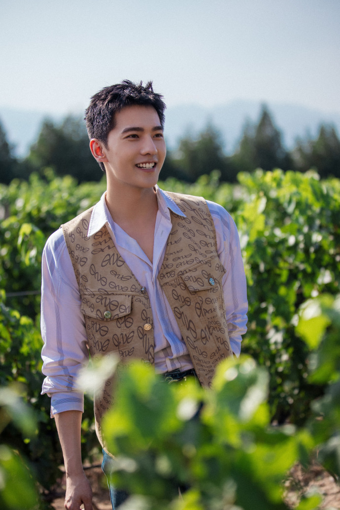 8.10 Picture: Li Yifeng, Yang Yang, Xue Kaiqi, Chen Weiting, Han ...