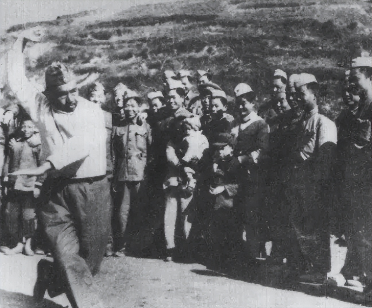 Deng Xiaoping visited Xu Shiyou on his southern tour and untied his 48 ...