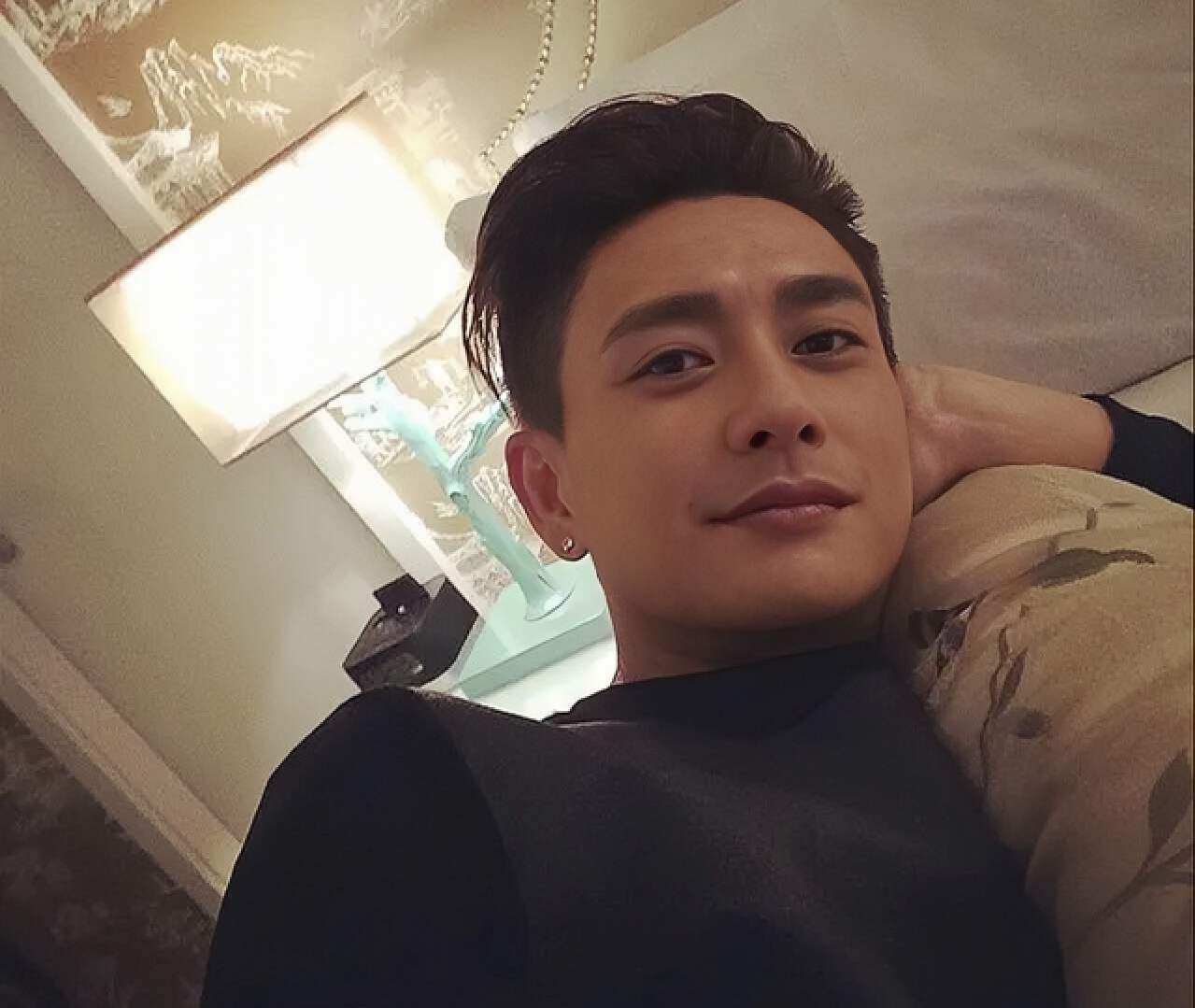 The charm of a well-known actor in Hong Kong continues unabated - iNEWS