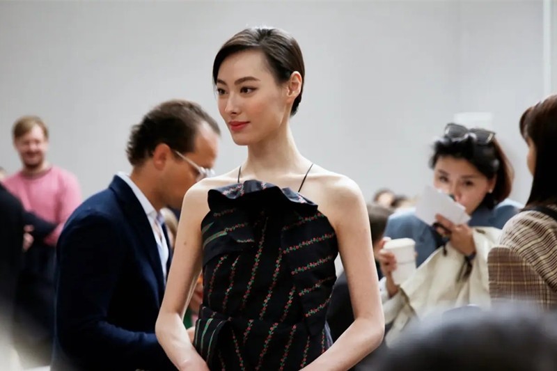 Leung Lok-shih holds four children or will start the family. 94-year ...