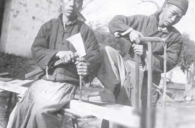 In 1948, a famous PLA general was beaten to death by three local thugs ...