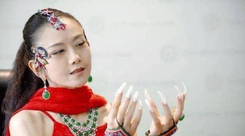 Yang Liping's beloved disciple, earning millions a year but no one ...