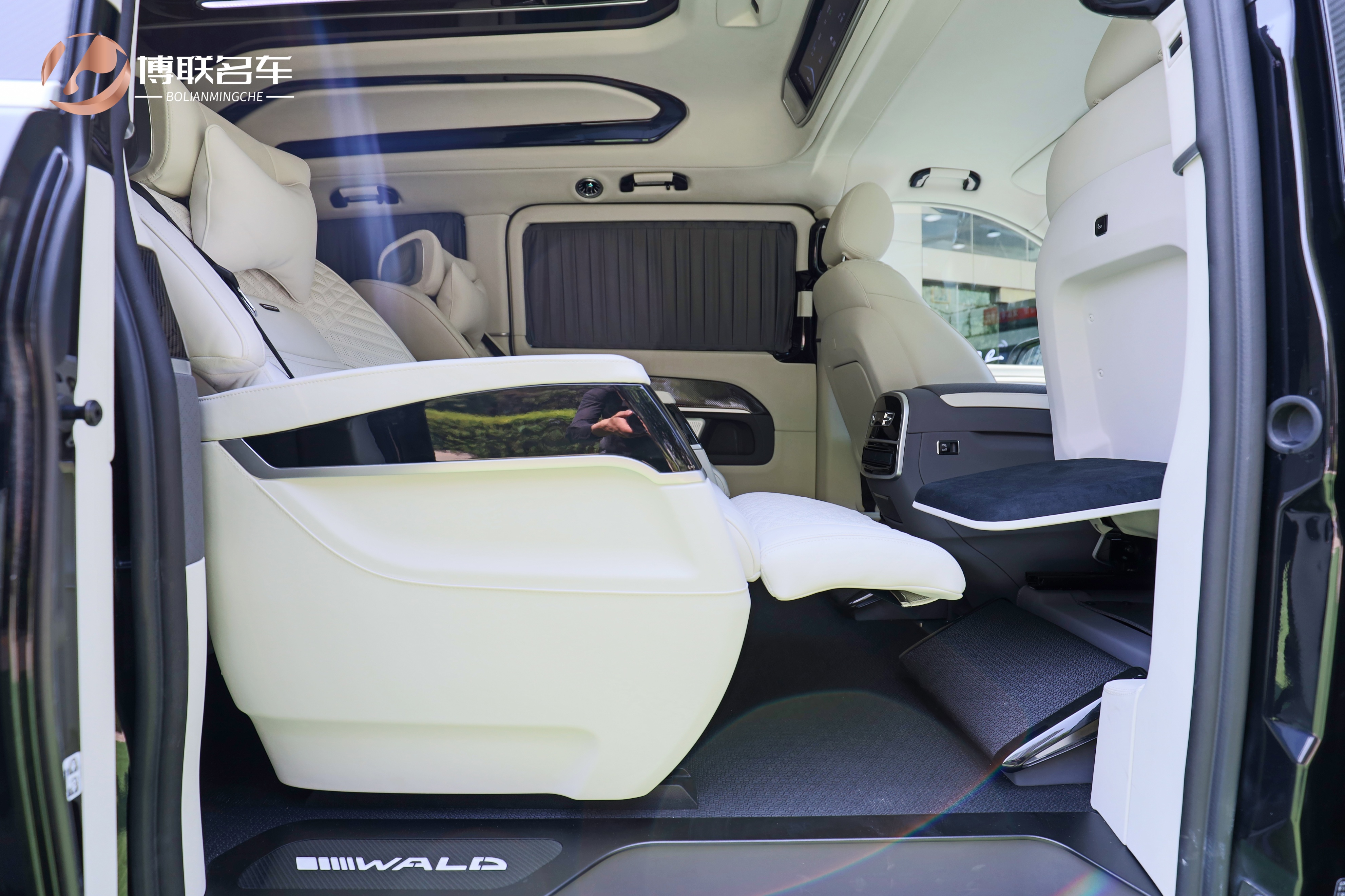 Imported chassis, domineering appearance, luxurious interior, a ...