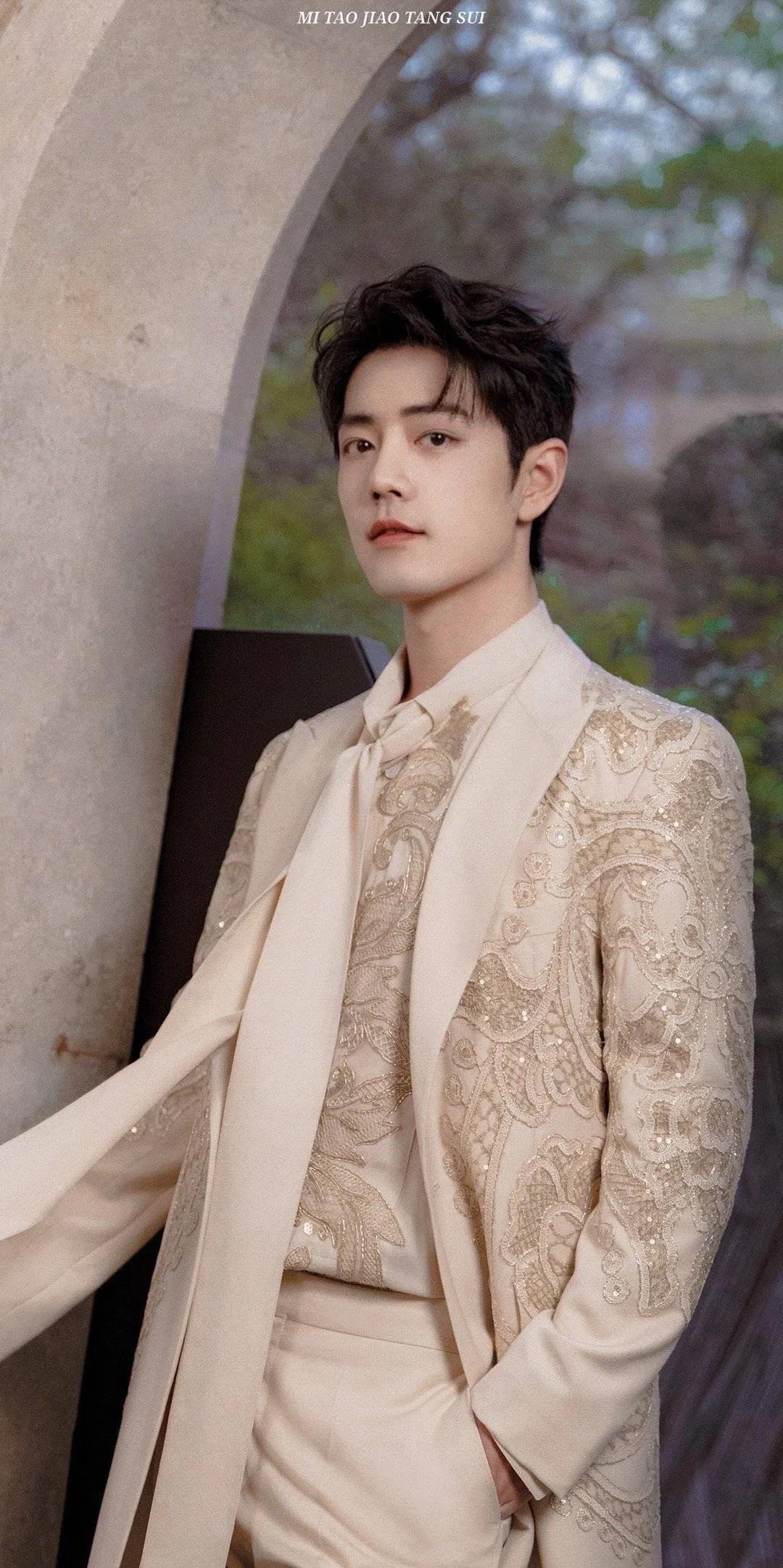 Xiao Zhan's 2022 Weibo Night God Picture 1: - iMedia