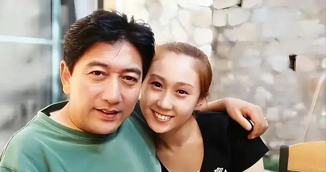 Shui Junyi's daughter Shui Yishi became a CCTV reporter, confident and generous, but was ...