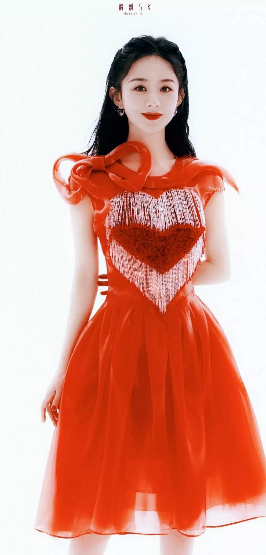 Zhao Liying's three Guo Pei Gao Ding, which one do you like - iNEWS