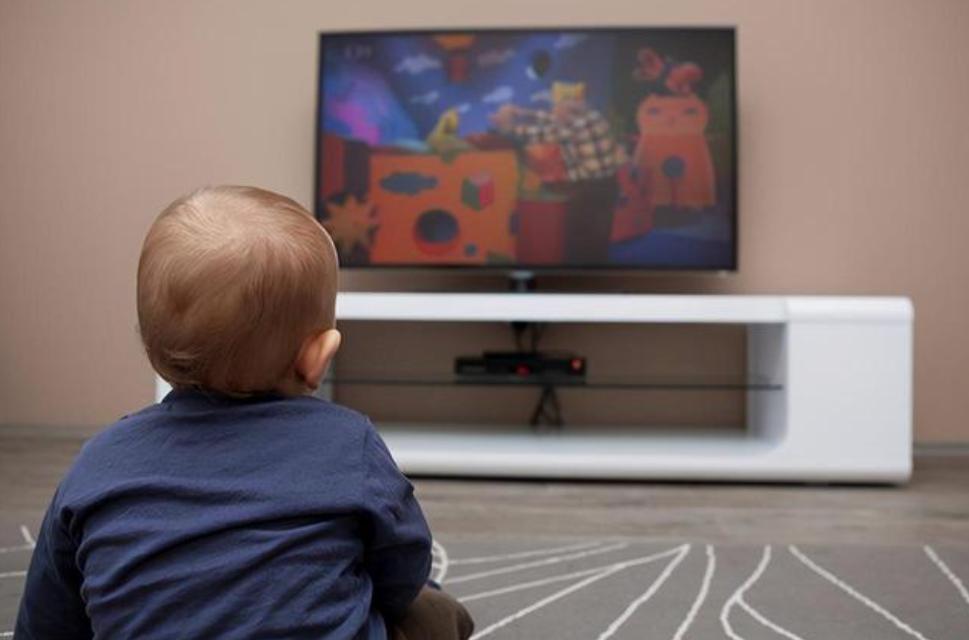 Children who watch TV since childhood and those who don't watch TV, do ...