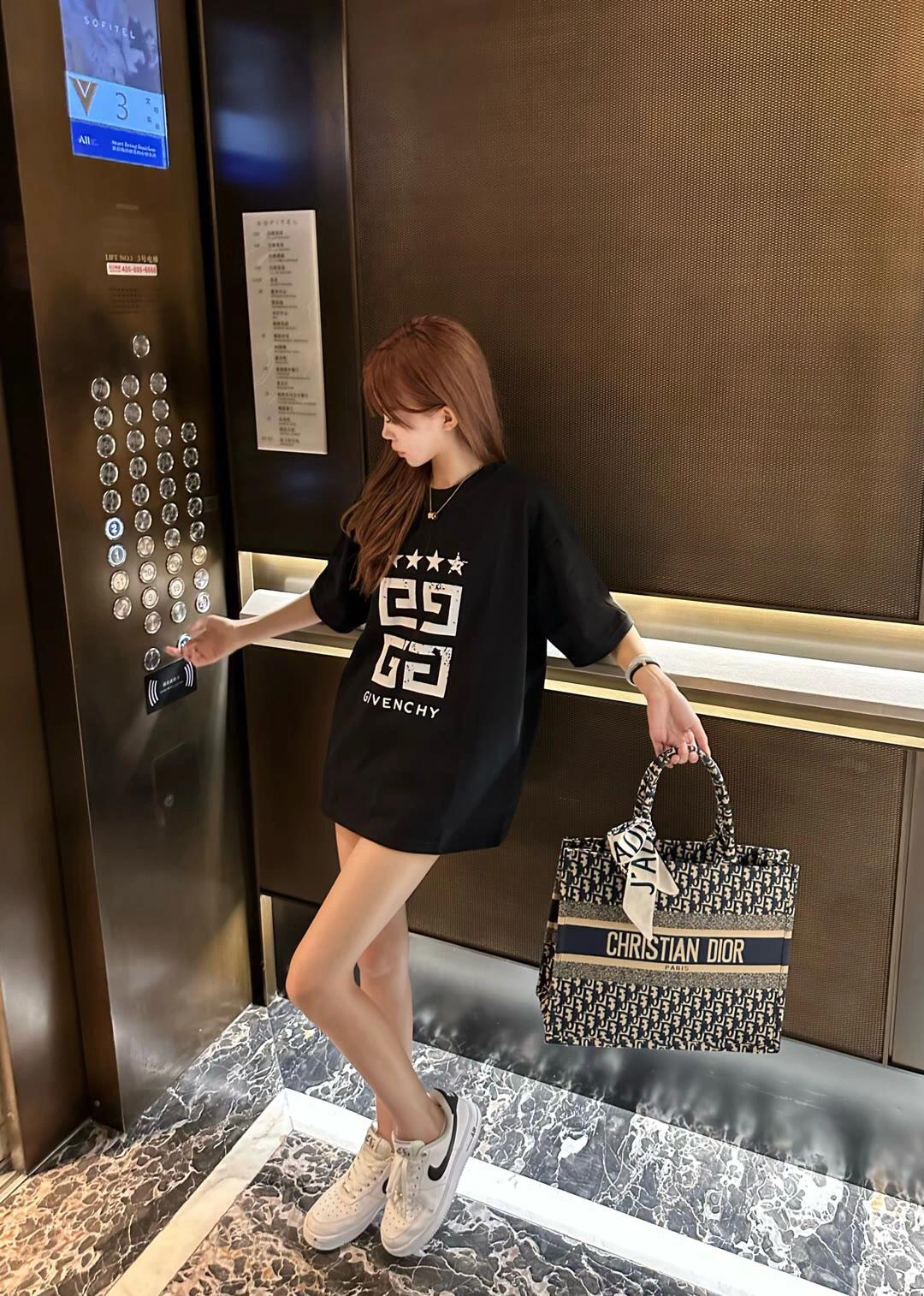 GIV Givenchy Black Basic Short Sleeve - iMedia
