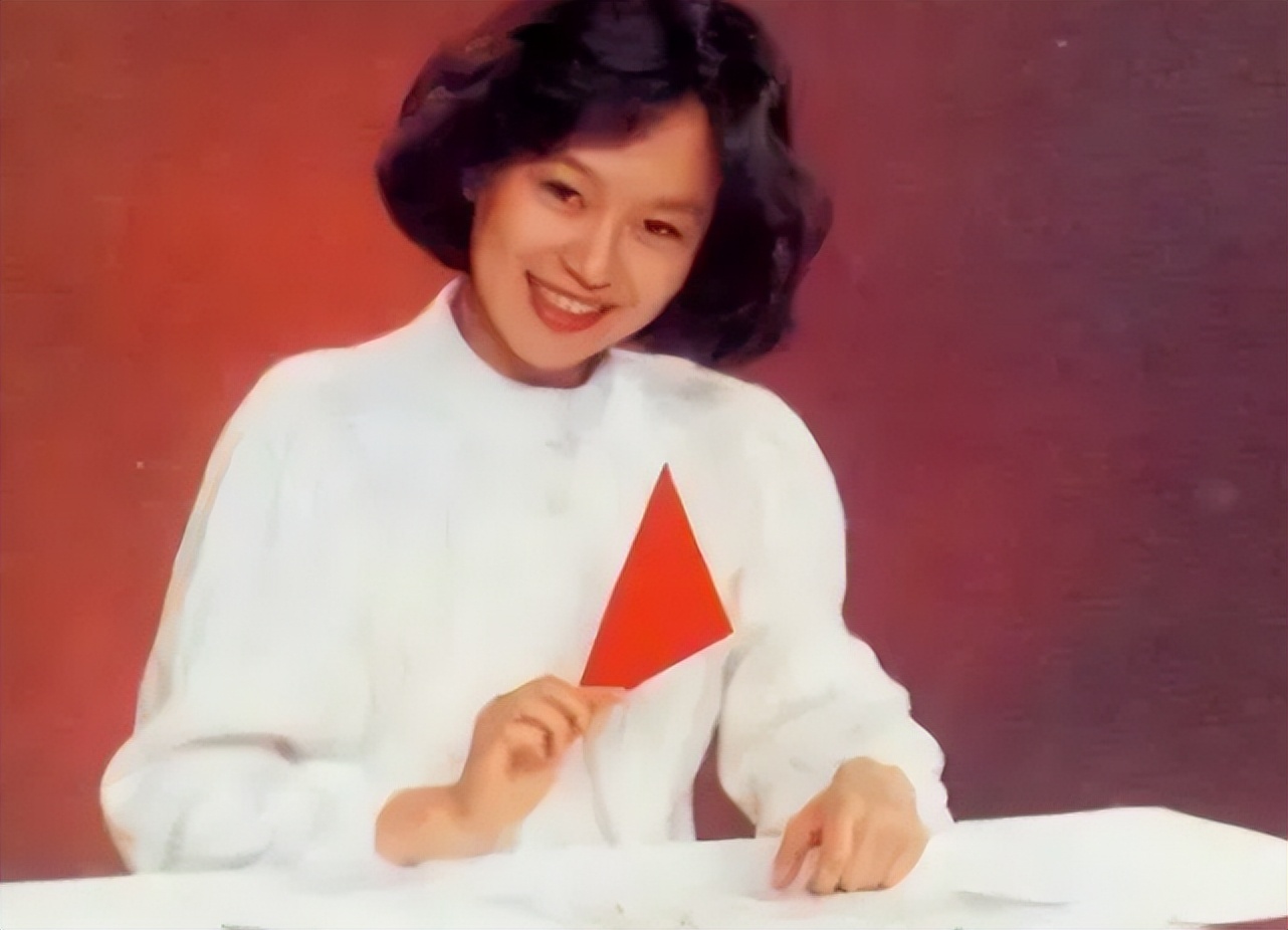 Remember sister Ju Ping?At 56 years old, how is she doing now? - iNEWS