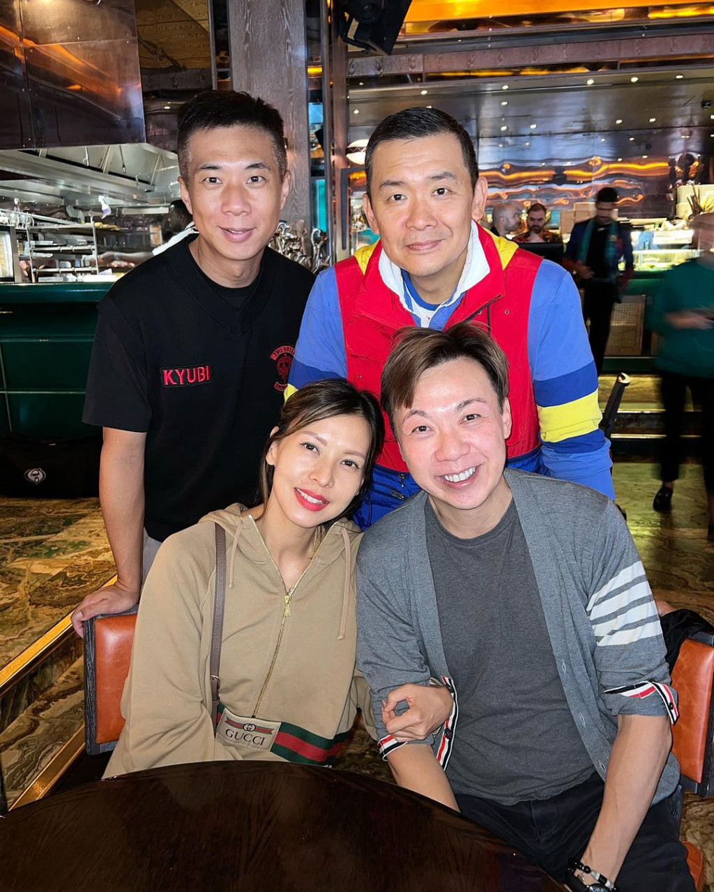 The recent situation of 54-year-old Lei Songde! Settling in the UK to ...