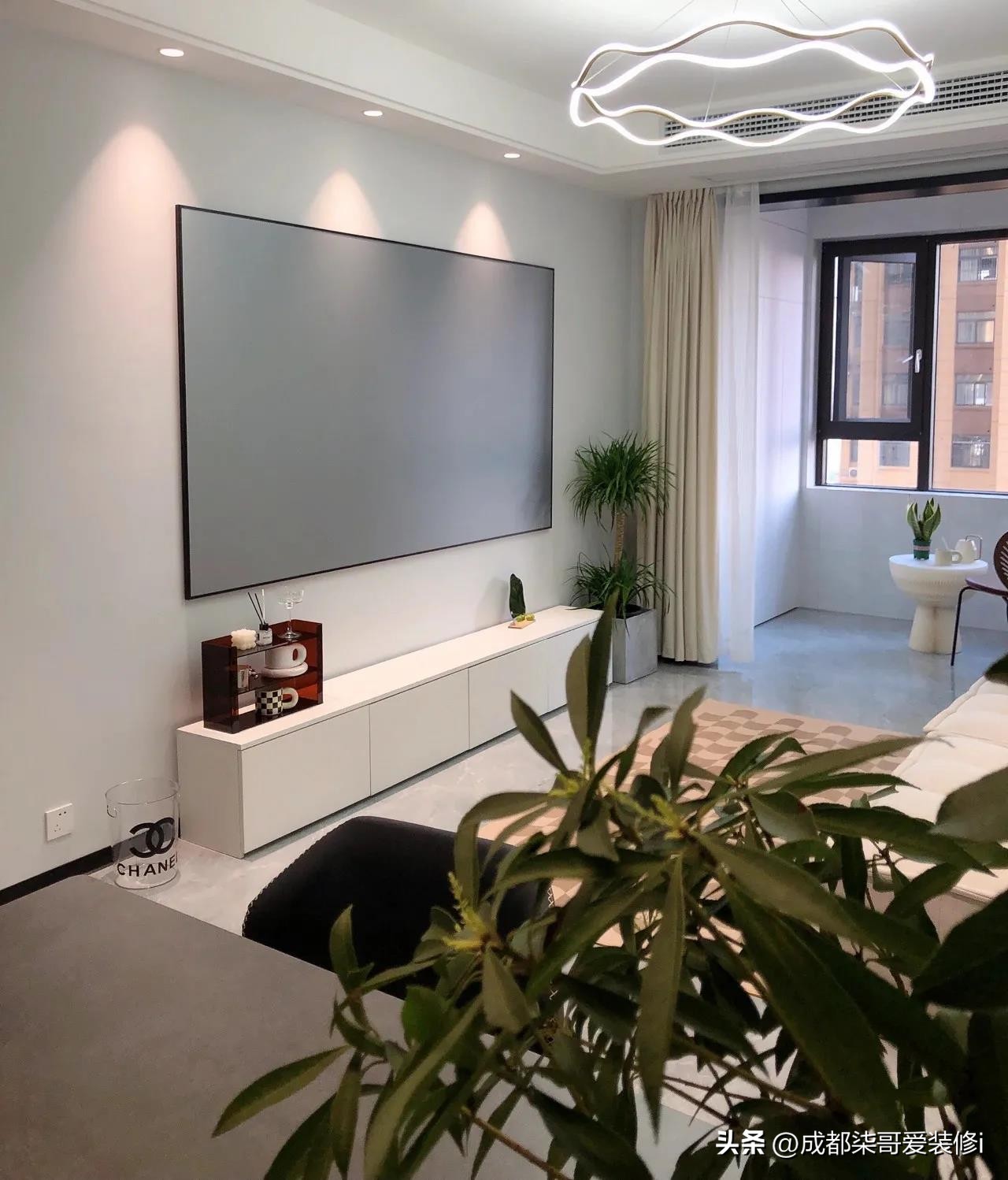 The 98-square-meter small three-bedroom, the overall simple and ...